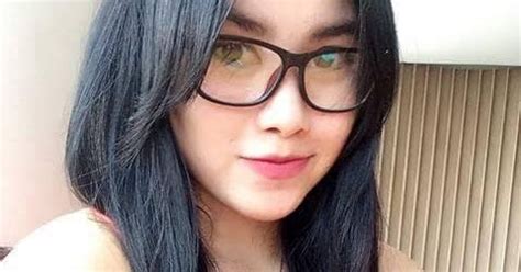 Tinggi Putih Cantik Langsing Tapi Suka Foto Bugil | Skandal Foto Bokep ...