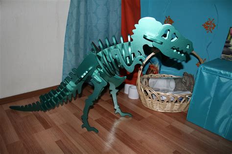 Динозавр из фанеры - изготовление игрушек из фанеры на заказ