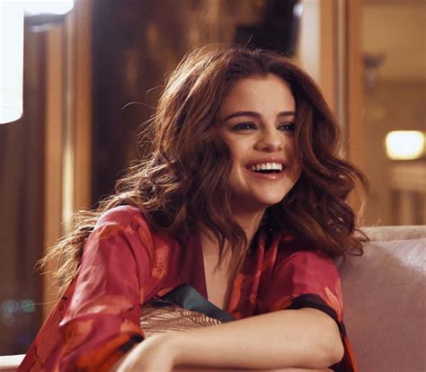 [200+] Selena Gomez Pictures | Wallpapers.com