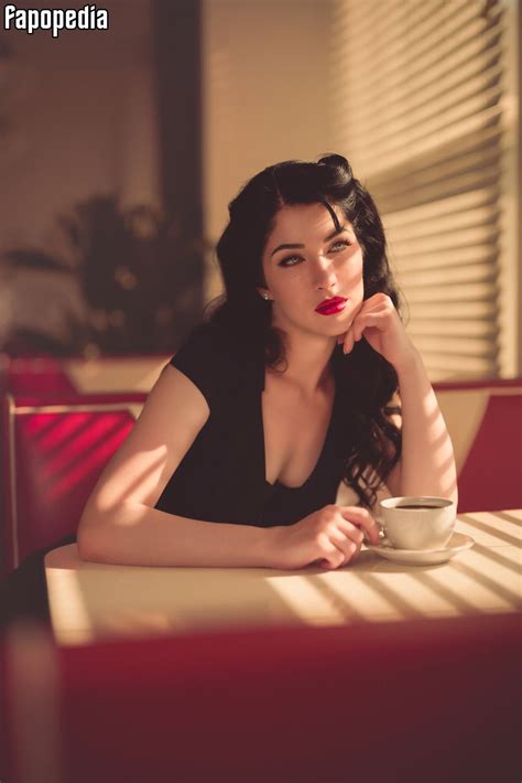 Evelyn Claire Nude OnlyFans Leaks - Photo #4351923 - Fapopedia