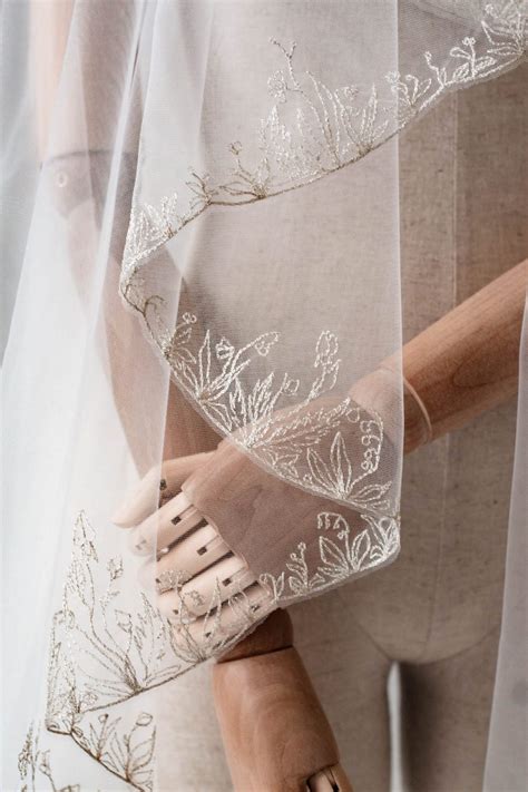 Фата с ручной вышивкой — MARIA ALEKSEEVA INSPIRATION ATELIER