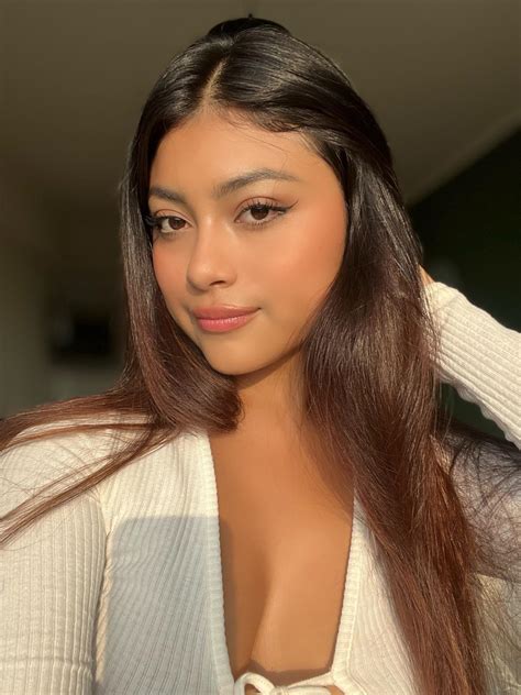 F21 morenita : r/amihot