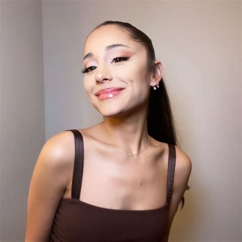 Ариана Гранде наконец презентовала собственный beauty-бренд