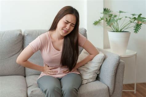 Alami Kram Perut Bagian Bawah? Kenali 7 Penyebab dan Cara Mengatasinya