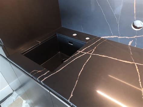 Столешница для кухни из кварца Avant Quartz Калакатта Марсель 7700
