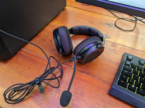 Corsair Virtuoso Pro Headset Review: Budget High-end Classic