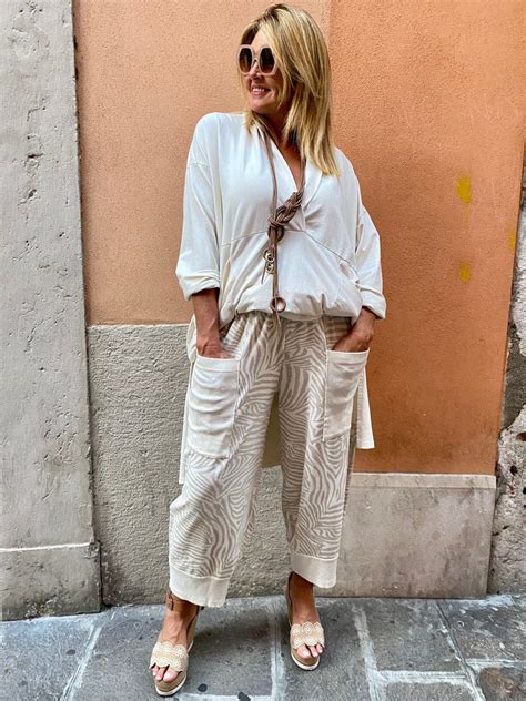 BLOUSES – LORI