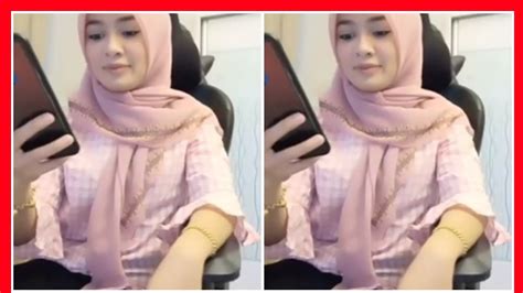 Awek Tudung Gosok-Gosok Sambil Tayang Pantat Yang Masih Dara ...
