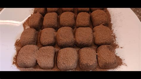 Трюфельные конфеты из сгущенки и какао. Трюфель из двух ингредиентов ...