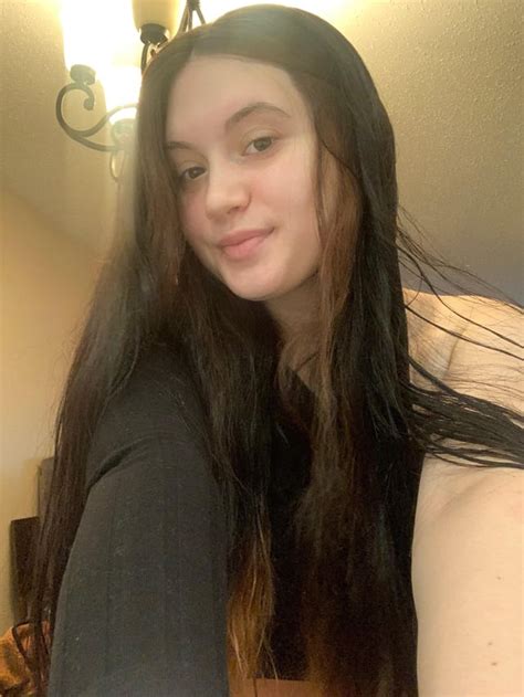F18 I feel so cute in these selfies😊 : r/selfie