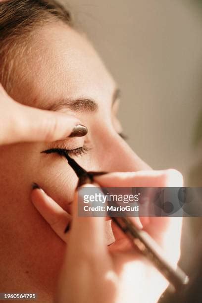 29 Eyeline Stock Photos, High-Res Pictures, and Images - Getty Images