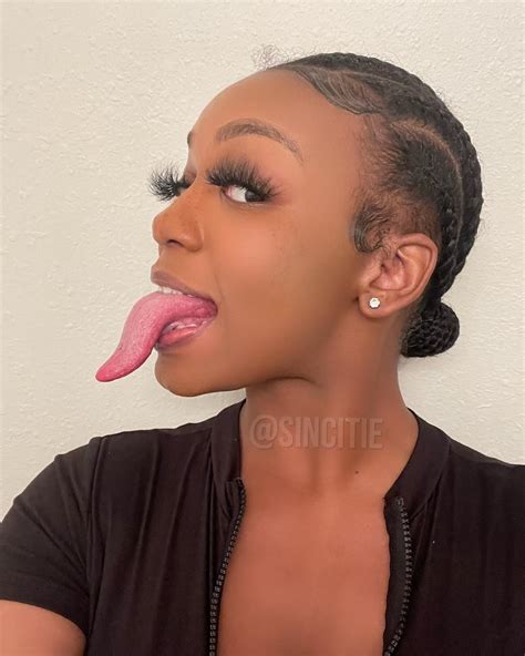 Pretty, pink long tongue goddess! Does anyone want to video chat? 👅🍦 ...