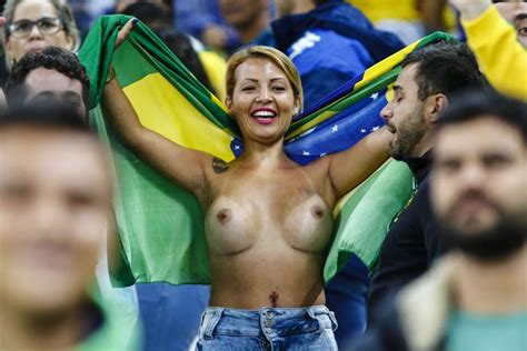 Bianka Cabral Topless (5 Photos) | #TheFappening