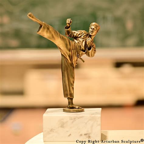 ArtUrban Statue Blog