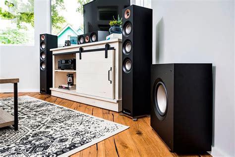 Движение вверх. Тестируем напольные акустические системы Jamo S 809