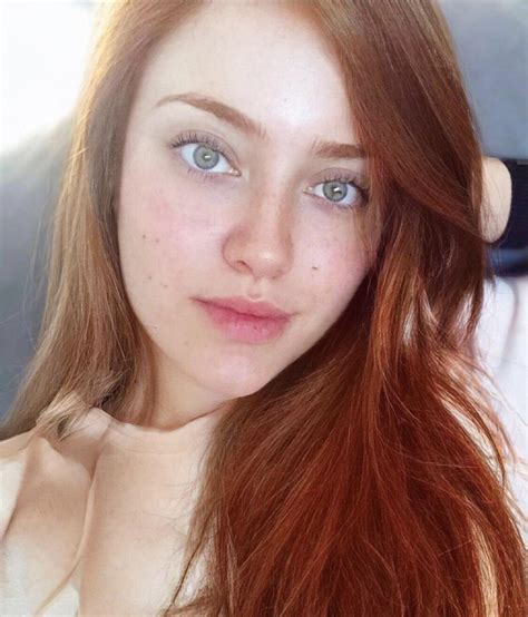 Monday vibes. Can I make your day better? : r/wholesome_girls