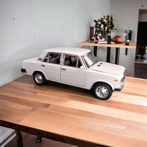 Lada VAZ-2107 коллекционная металлическая инерционная машинка, модель 1 ...
