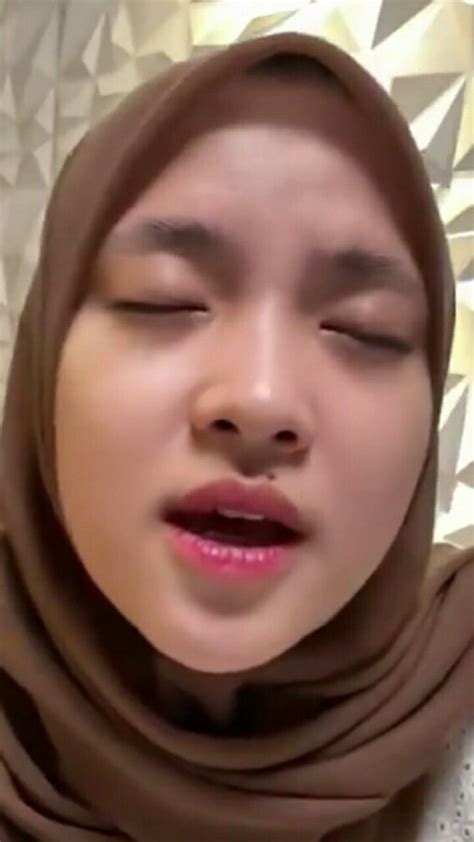 Pin oleh Joesomesoul the lucky di Foto gadis cantik di 2024 | Wajah, Referensi wajah, Gaya hijab