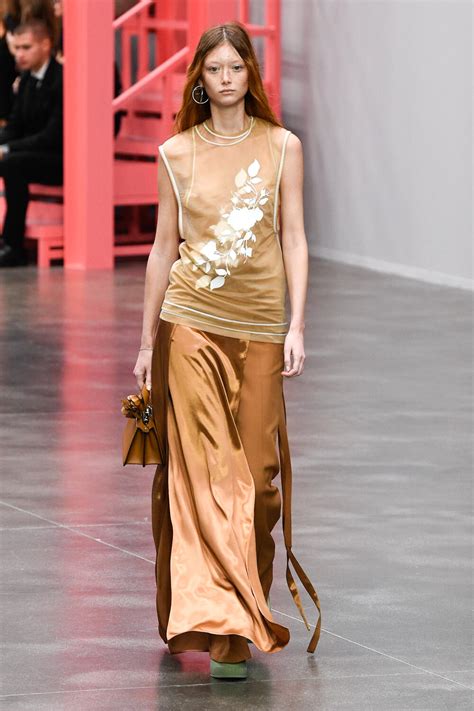 Fendi Spring 2023 Fashion Show | The Impression
