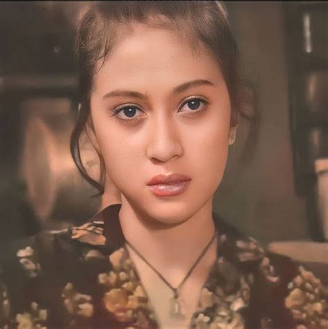Pin oleh Haris Sulistiyo di Selebritas di 2024 | Gambar yang indah, Selebritas, Gambar