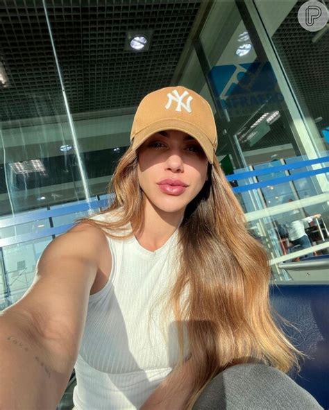 Ex-BBB Larissa Tomásia exibe barriga sarada em foto de biquíni e faz convite a Gui Araújo após ...