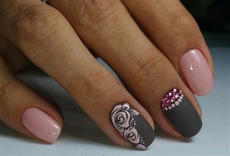 Как да нарисуваме роза на ноктите? 57 снимки Как да нарисуваме стъпка ...