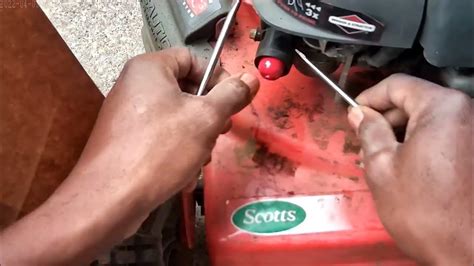 How To Change Primer Bulb Lawnmower Briggs and Stratton Leaking #Shorts ...