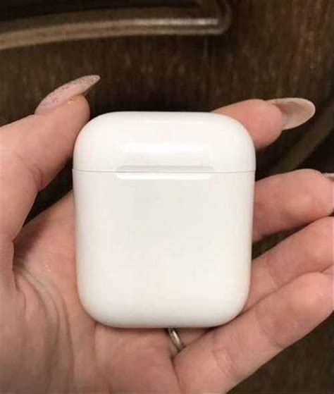 Оригинальный кейс для airpods 2-го поколения купить | Аудио и видео ...
