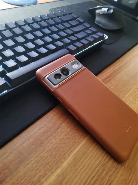 Prototype stick on mount: Pixel 7 + Bellroy case : r/MOMENT