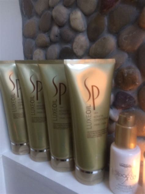 Pin op Hairproducts/haarprodukten
