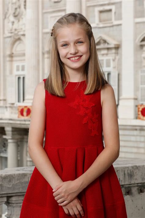La vida de la princesa Leonor en 20 fotos: así ha cambiado la hija de ...