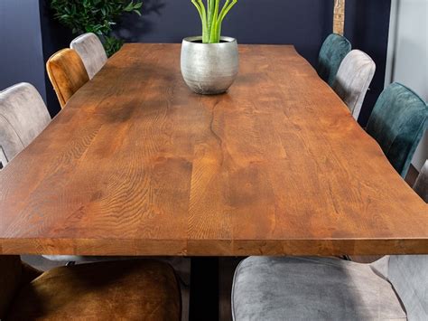 Des tables à manger dans tous les styles