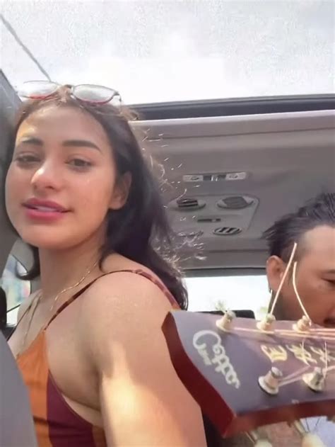7 Momen Nora Alexandra Jemput Jerinx SID Usai Bebas Penjara, Rencanakan Bayi Tabung - Hot ...