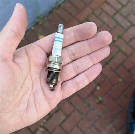 Do these spark plugs need replacing? : r/MechanicAdvice