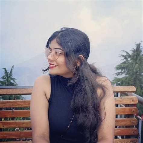J⭐ 🧿 (@misss_saxena) • Threads, Say more