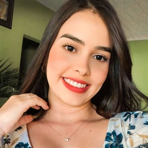 𝐂𝐚𝐫𝐨𝐥𝐢𝐧𝐧𝐚 𝐁𝐞𝐚𝐭𝐫𝐢𝐳 (@carolinna_beatriz_) • Threads, Say more