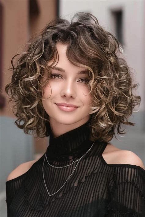 28 Stunning Short Hairstyles for Women Over 60 with Glasses to Try in in 2025 | Permed ...