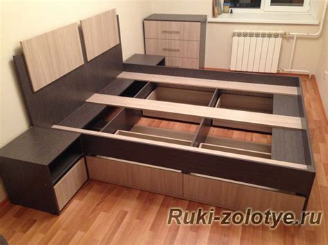 Двуспальная кровать
