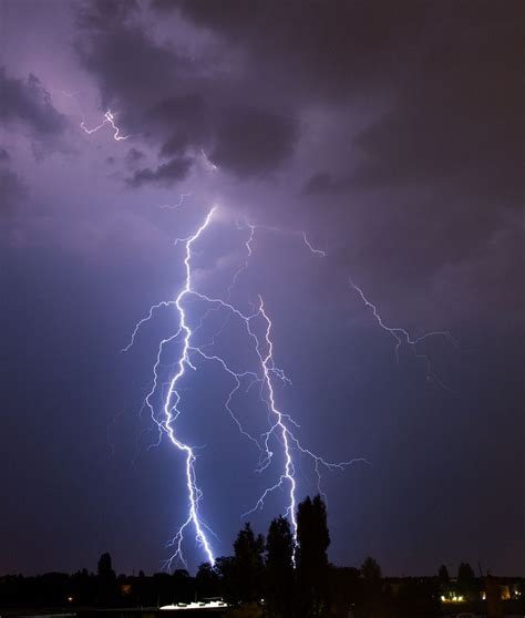 Blitze am Himmel Foto & Bild | gewitterfotos, wetter, natur Bilder auf ...