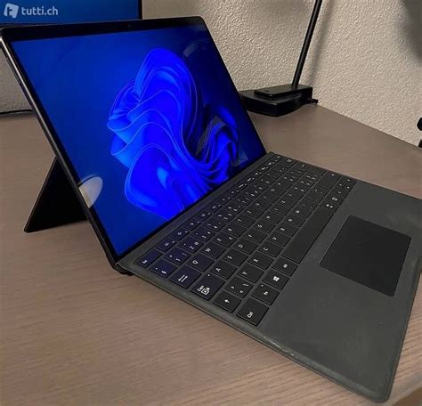 Surface Pro 8 mit Zubehör wie NEU perfekt für Studenten! (Gebraucht) in ...