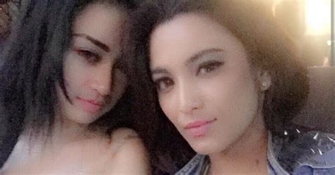 CeritaTerbaru17Tahun: Cerita Pengalaman Seks Dengan Mama Temanku