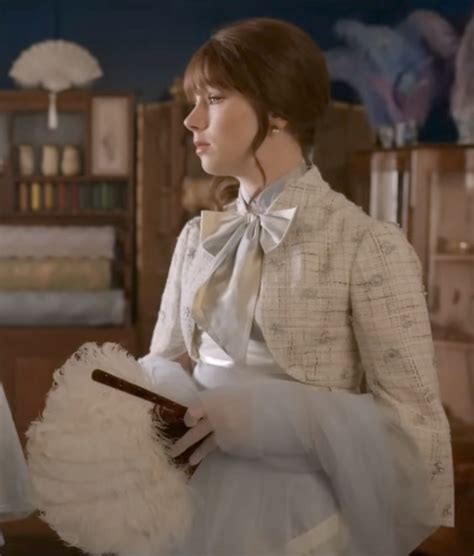 Eloise Bridgerton’s 10 Best Costumes From Season 3 of “Bridgerton” - HubPages