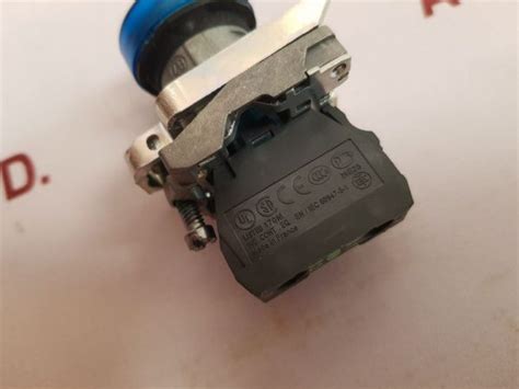 TELEMECANIQUE SCHNEIDER ELECTRIC ZBV-M3 BLUE PUSH BUTTON - Aeliya Marine