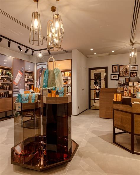 Nashi Argan Shop Vicenza: renovation| Marca Corona | Marca Corona