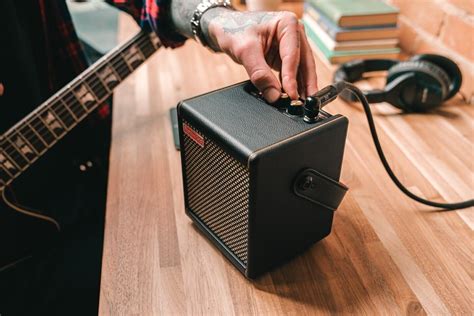 Positive Grid Spark Mini: компактный гитарный комбо с тремя ...
