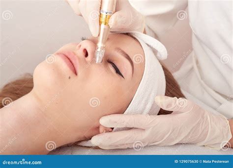 Ozone Treatment with Cosmetology Apparat. Physiotheraphy. Lifting ...