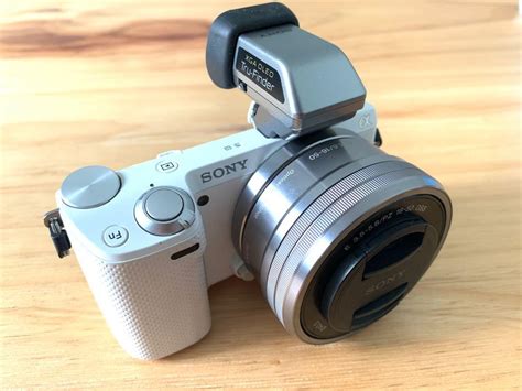 Sony Nex 5R + 電子觀景器 Sony FDA EV1S EVF, 攝影器材, 鏡頭及裝備 - Carousell