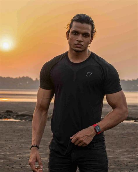 YASH ANAND | Ek smooth, comfortable shave with my Gillette Mach3—meri ...