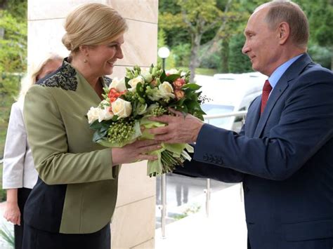 Кого Путин встречал с букетом цветов - Экспресс газета