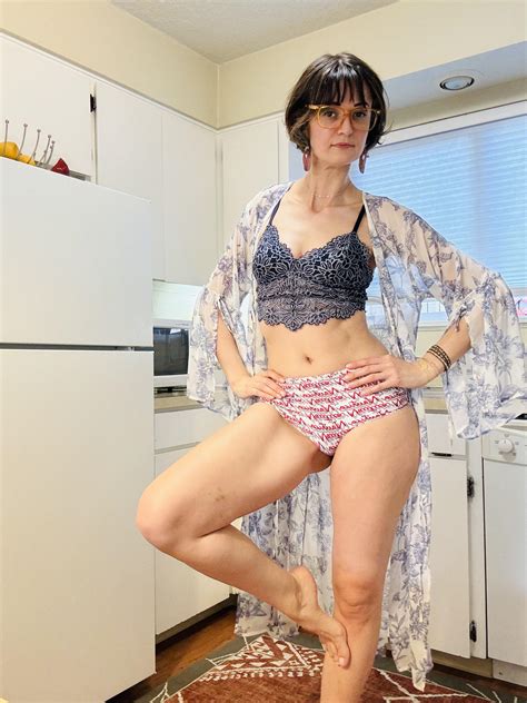 Strict mommy, you better behave : r/MommyMaterial